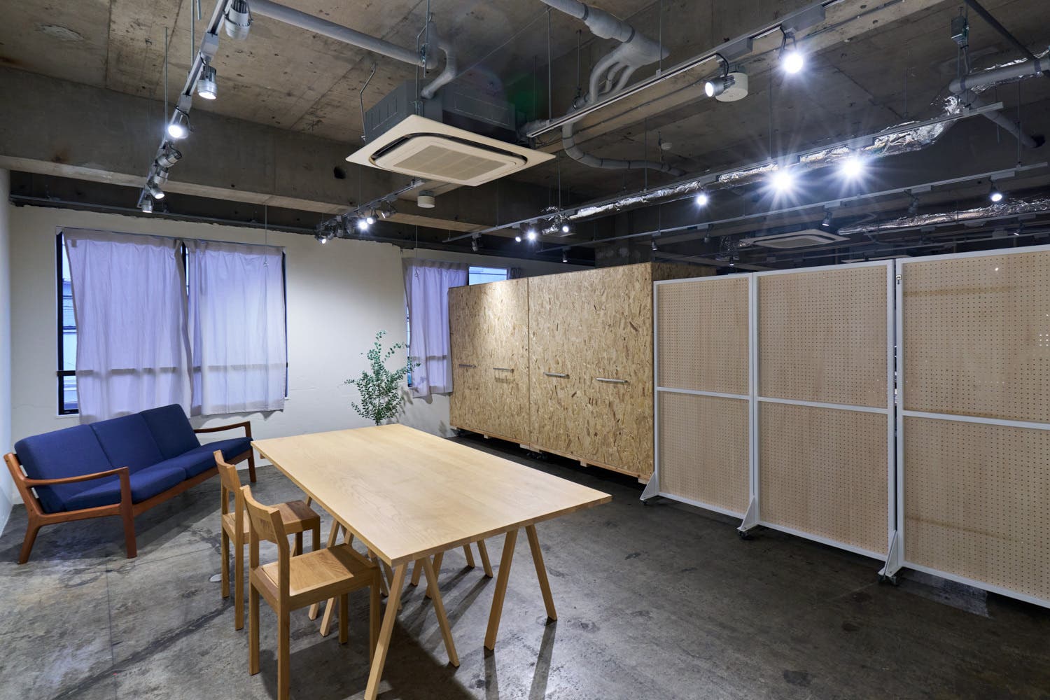 【Node 207】池尻大橋・大橋会館｜クリエイティブな熱量が交差する、アトリエ型撮影・展示空間の写真1