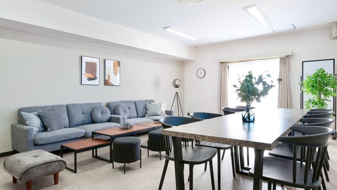 《駅近4分🚃》最大20名🎉100㌅巨大スクリーン🆗飲食🆗会議/懇親会/ビジネス利用に最適💻の写真1