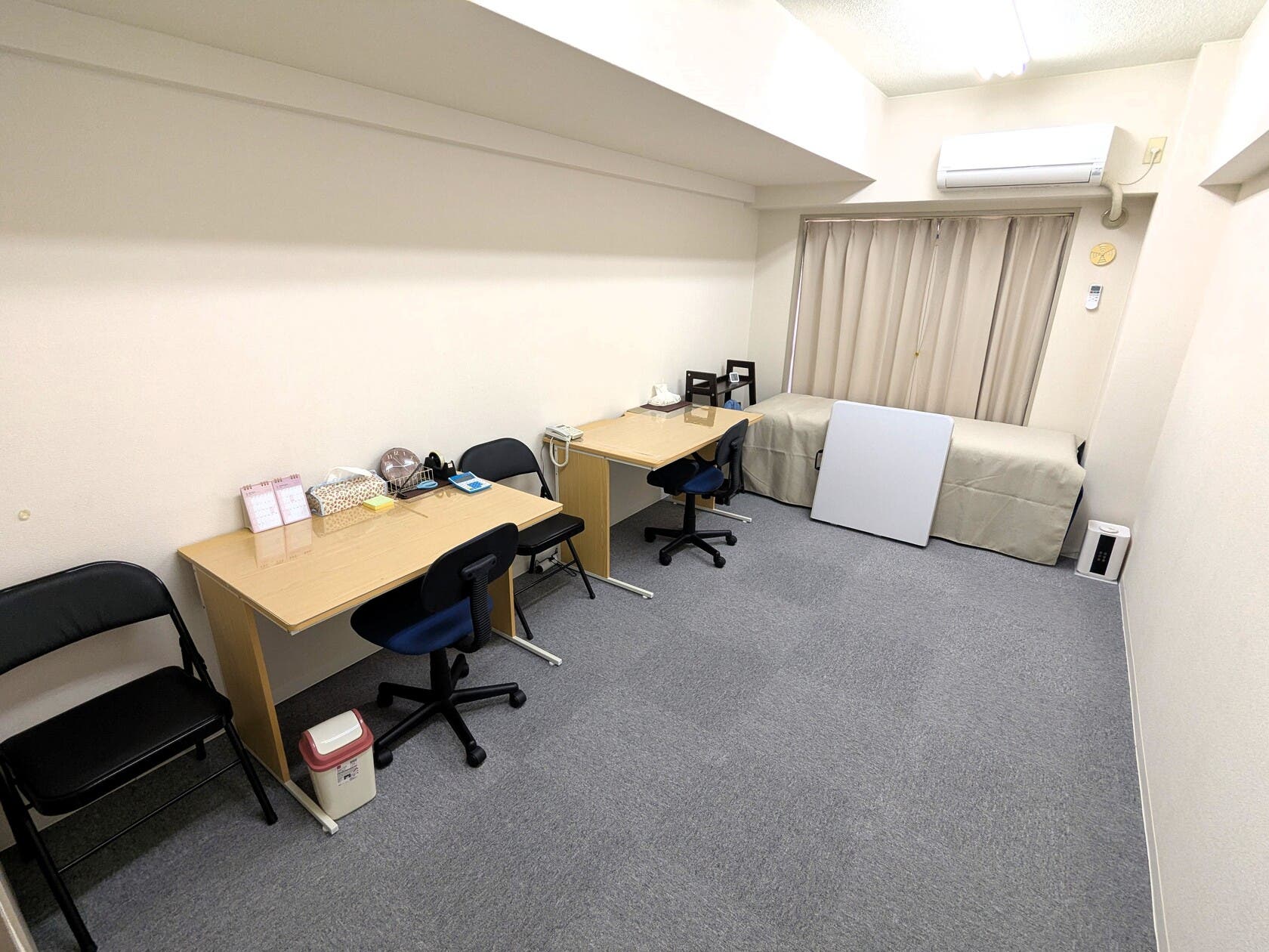 【東銀座徒歩すぐ】静かな落ち着いた空間✨会議・リモート作業に最適、施術ベッド付きでサロン利用も可能の写真1