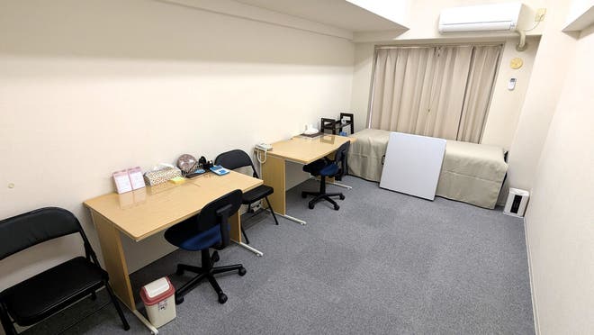 【東銀座徒歩すぐ】静かな落ち着いた空間✨会議・リモート作業に最適、施術ベッド付きでサロン利用も可能の写真1