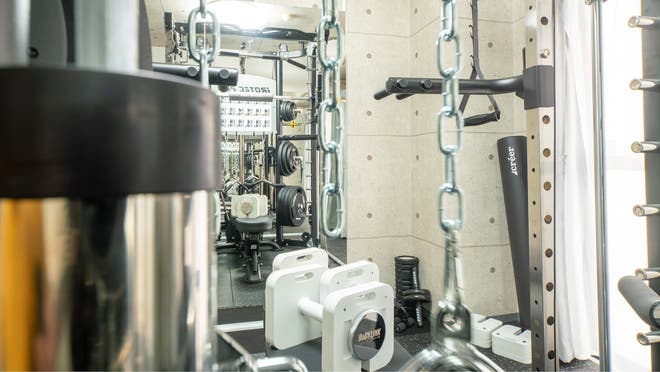 JR天王寺駅徒歩すぐ🚃255KG高機能マルチスミスマシン/大画面鏡2面/スマホ設置場所を多数ご用意で撮影し放題。の写真7