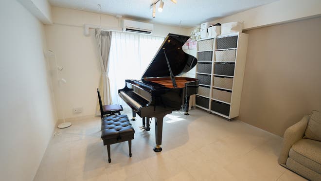 YAMAHA C3完備|完全貸切ピアノスタジオ・撮影利用可の写真1