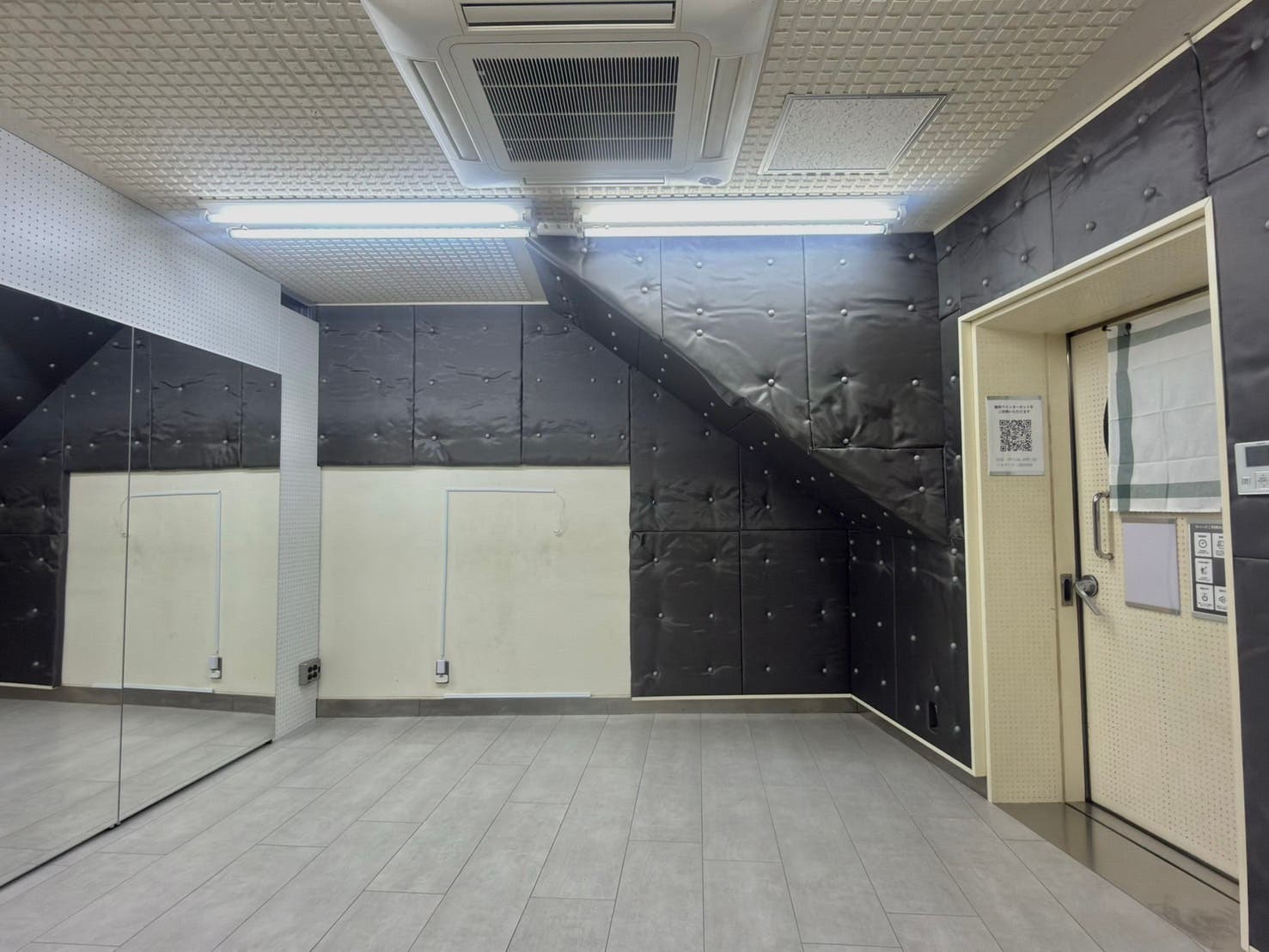 ＼NEW OPEN オープン価格／徒歩1分で地下へ。ダンス練習・撮影・鑑賞・楽器演奏の写真3