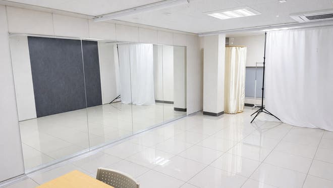 <天六撮影スタジオRe:>🪞壁面鏡🆕設置💖駅徒歩2分🚃光回線Wi-Fi🛜ダンス💃更衣室👗撮影/ポートレートの写真1