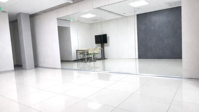 <天六撮影スタジオRe:>🪞壁面鏡🆕設置💖駅徒歩2分🚃光回線Wi-Fi🛜ダンス💃更衣室👗撮影/ポートレートの写真2