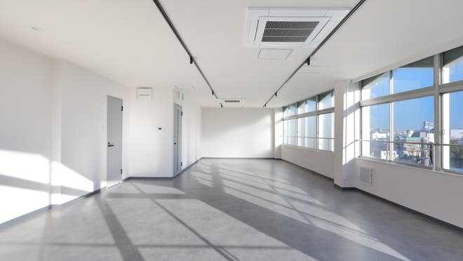 「4階建てビルの屋上」と「4階スペース」の撮影ロケーションの写真24