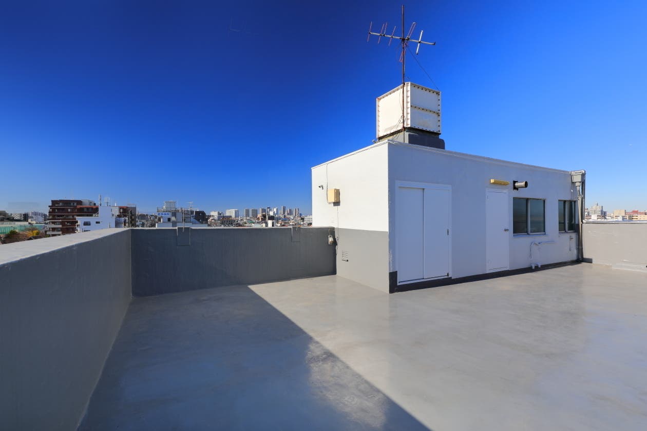 「4階建てビルの屋上」と「4階スペース」の撮影ロケーションの写真5