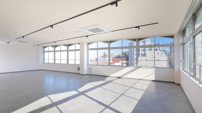 「4階建てビルの屋上」と「4階スペース」の撮影ロケーションの写真25