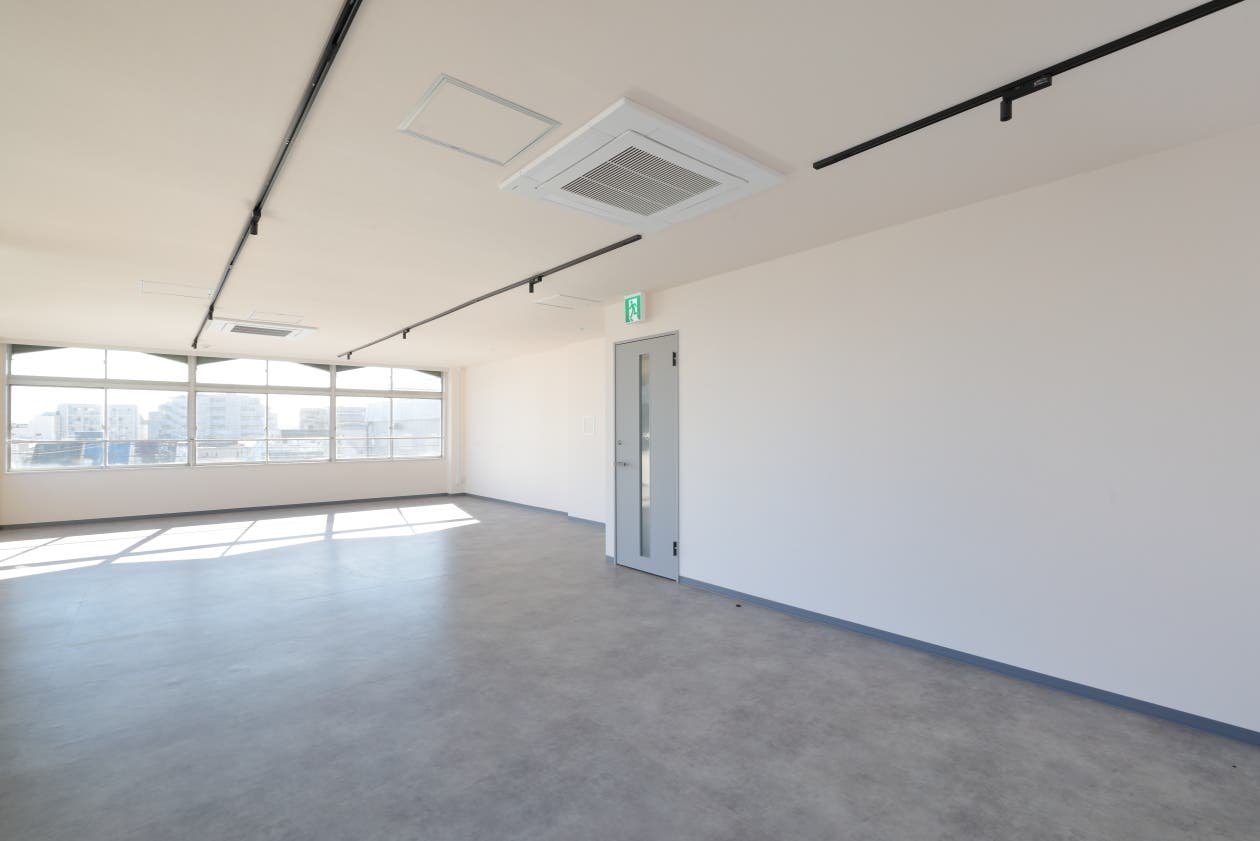 「4階建てビルの屋上」と「4階スペース」の撮影ロケーションの写真22