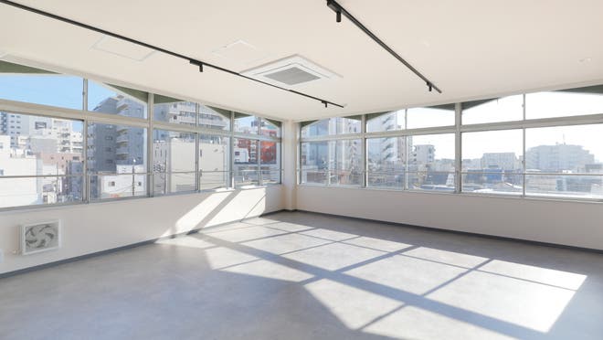 「4階建てビルの屋上」と「4階スペース」の撮影ロケーションの写真17