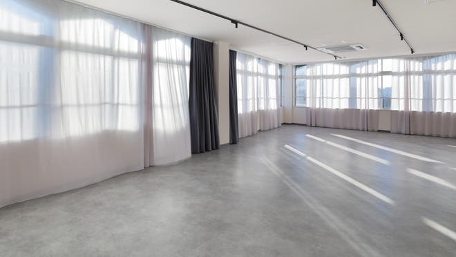 「4階建てビルの屋上」と「4階スペース」の撮影ロケーションの写真19