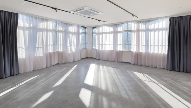 「4階建てビルの屋上」と「4階スペース」の撮影ロケーションの写真18