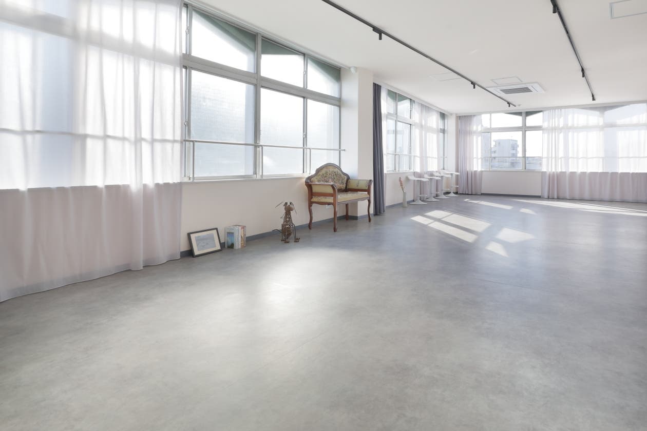 「4階建てビルの屋上」と「4階スペース」の撮影ロケーションの写真2