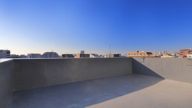 「4階建てビルの屋上」と「4階スペース」の撮影ロケーションの写真1