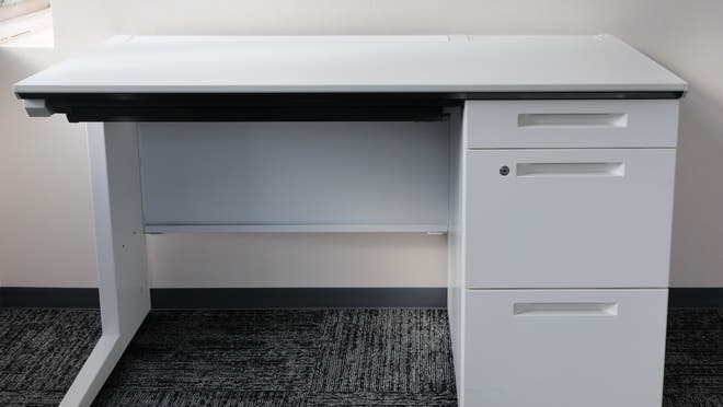 2面採光による自然光がたっぷりと入る、シンプルなOfficeロケ地。の写真12