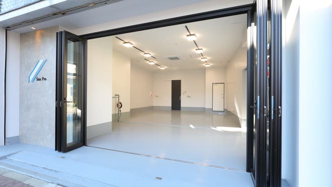 車両の乗り入れが可能なモーターピット仕様のロケ地。の写真3