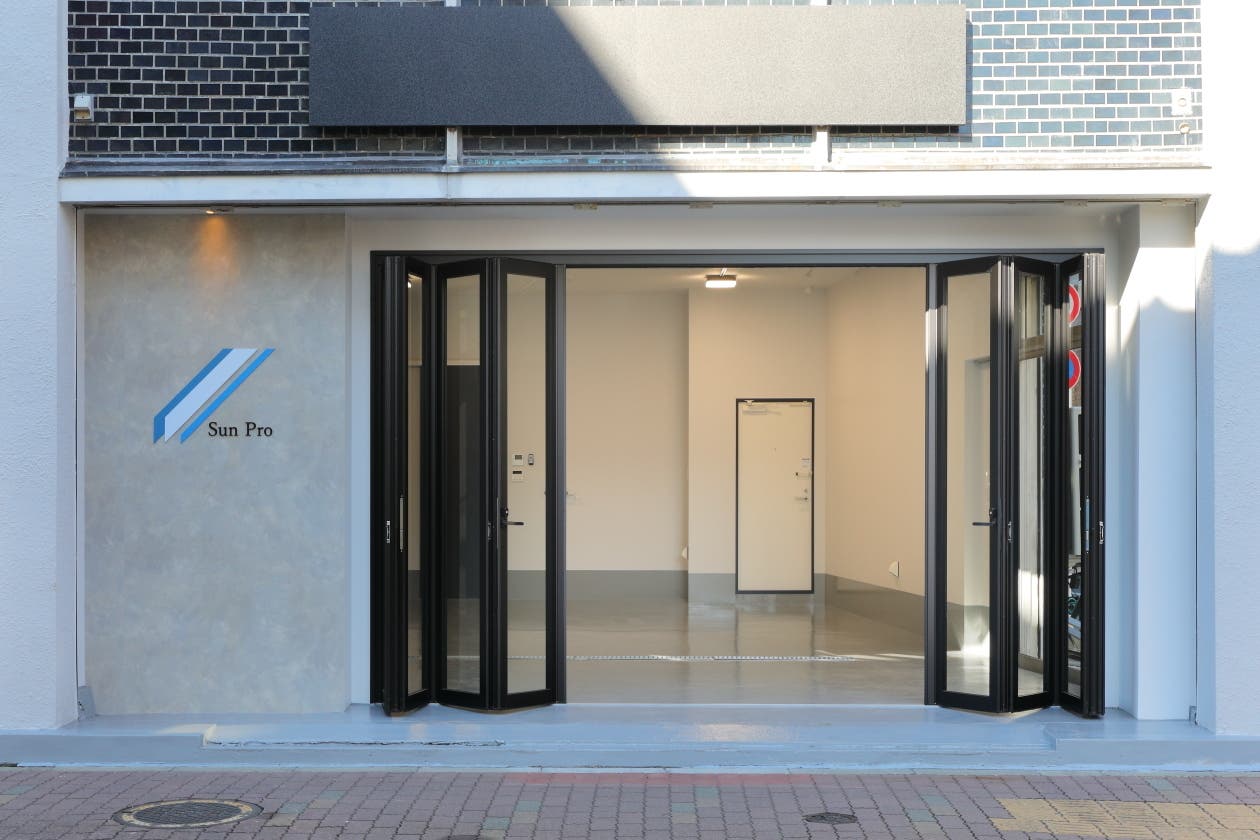 車両の乗り入れが可能なモーターピット仕様のロケ地。の写真7