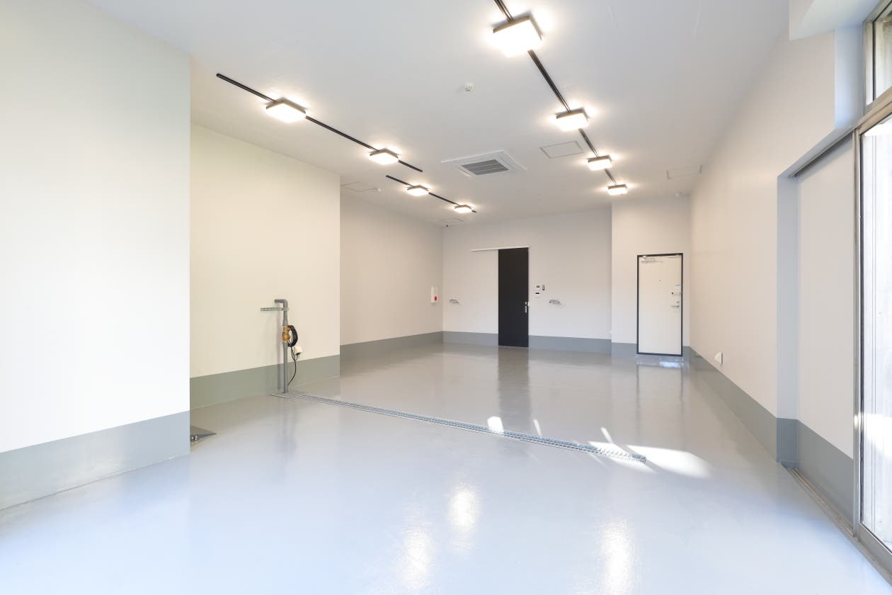 車両の乗り入れが可能なモーターピット仕様のロケ地。の写真6