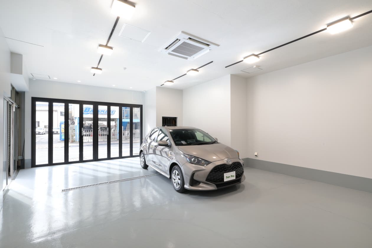 車両の乗り入れが可能なモーターピット仕様のロケ地。の写真1