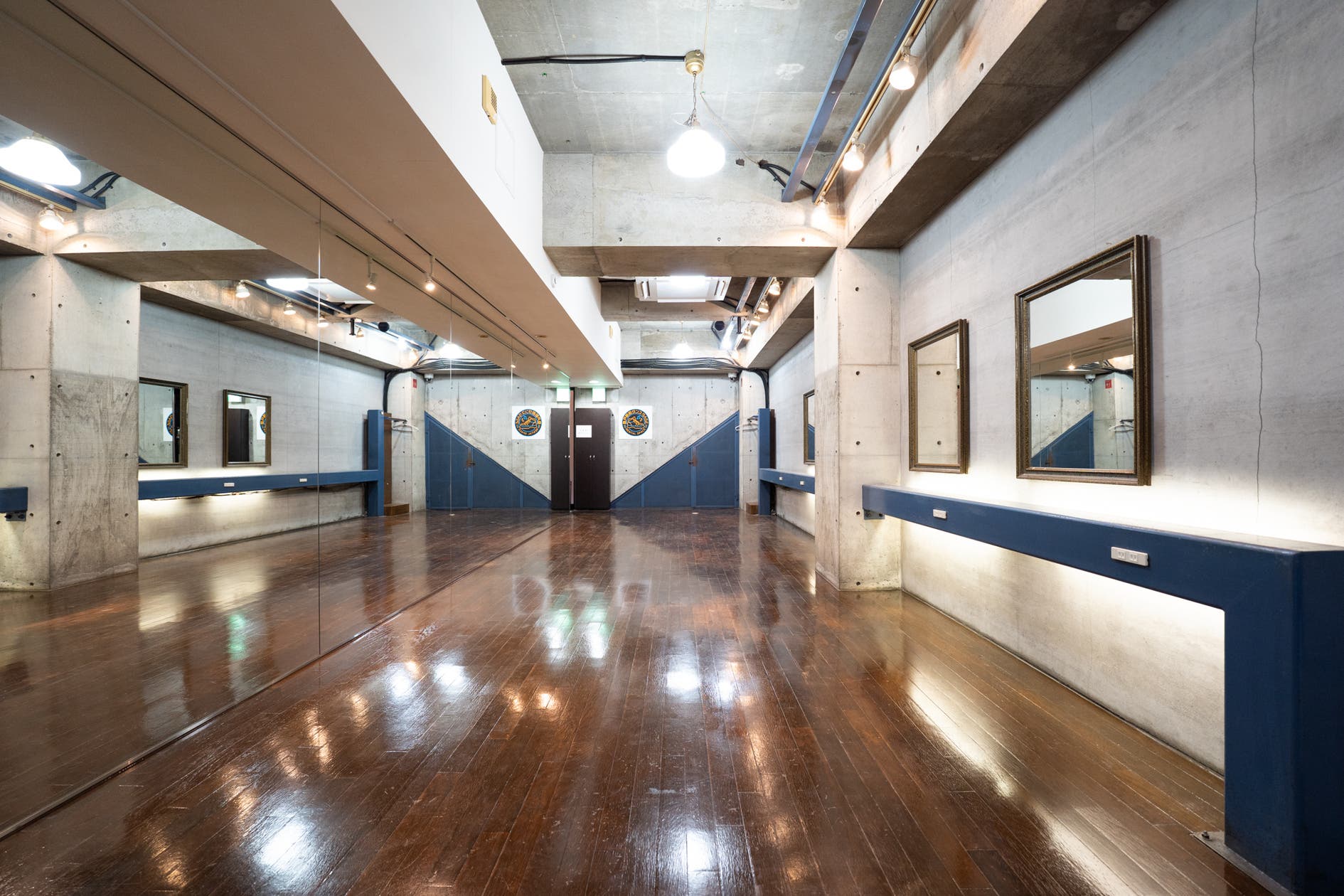 登戸駅から徒歩１分！広々とした50㎡のダンススタジオの写真3