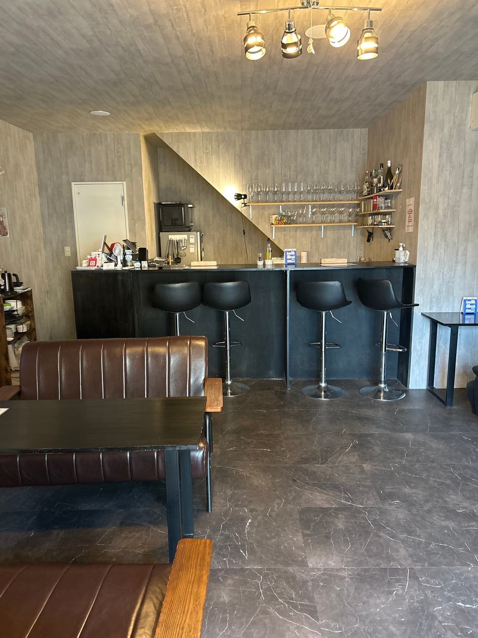 赤羽駅、志茂駅から徒歩7分のワインバーの写真2