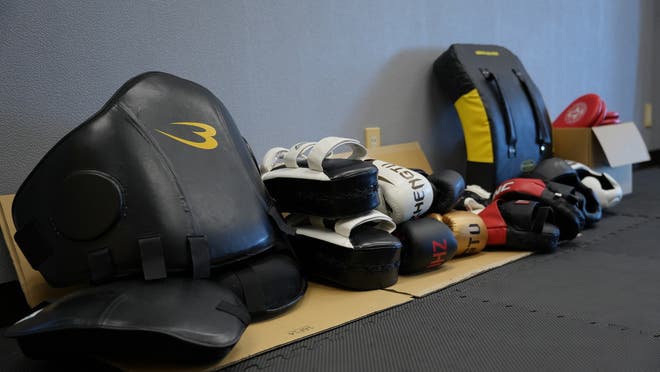 24H営業【日本初 Century BOB 蹴り放題】サンドバッグ,グローブ,ミット完備!手ぶらで24時間格闘技・フィットネスの写真4