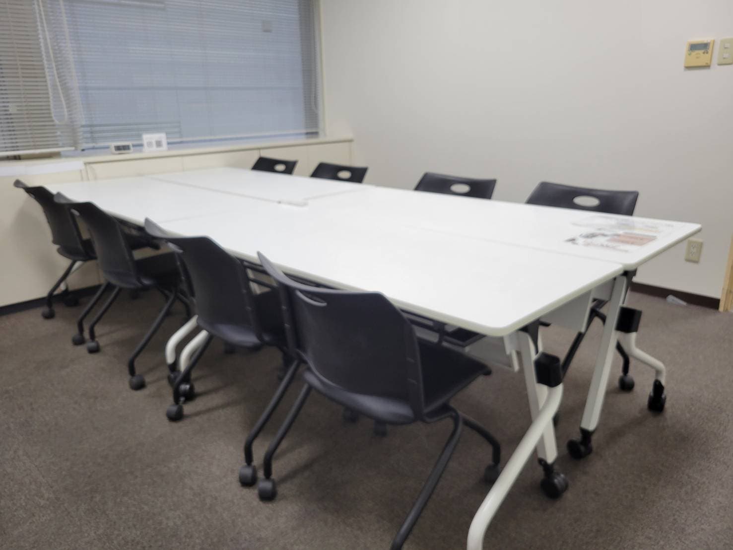 〈会議室Ａ〉大井町駅徒歩２分 | 最大8名 | WEB会議・研修・面談に最適 | モニタ・ホワイトボード| 光回線wifi  の写真2