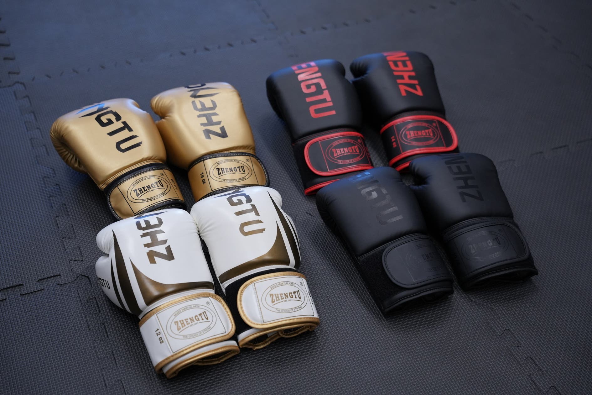 24H営業【日本初 Century BOB 蹴り放題】サンドバッグ,グローブ,ミット完備！手ぶらで24時間格闘技・フィットネスの写真8