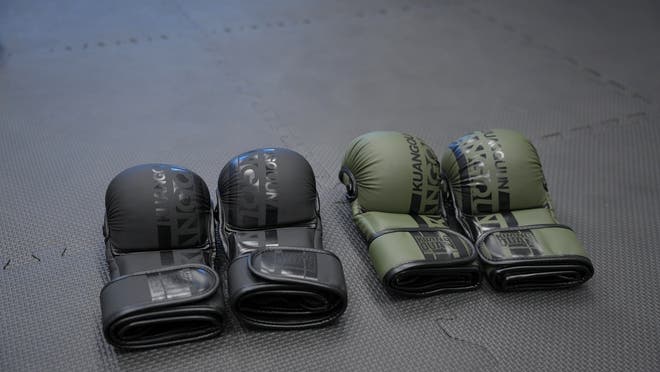 24H営業【日本初 Century BOB 蹴り放題】サンドバッグ,グローブ,ミット完備!手ぶらで24時間格闘技・フィットネスの写真11