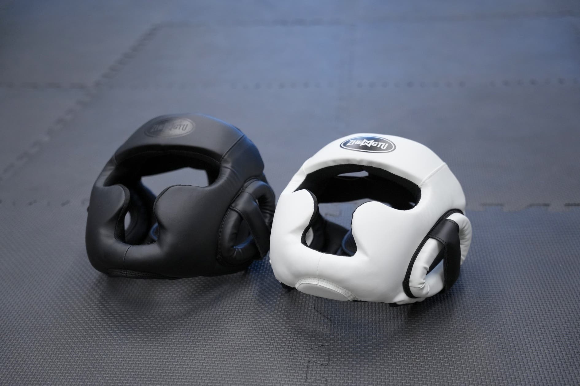 24H営業【日本初 Century BOB 蹴り放題】サンドバッグ,グローブ,ミット完備！手ぶらで24時間格闘技・フィットネスの写真12