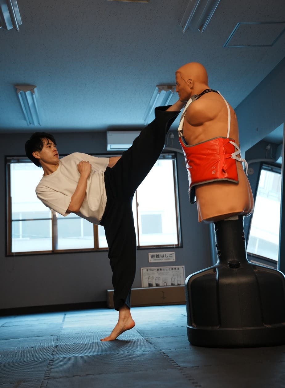 24H営業【日本初 Century BOB 蹴り放題】サンドバッグ,グローブ,ミット完備！手ぶらで24時間格闘技・フィットネスの写真24