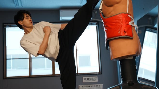 24H営業【日本初 Century BOB 蹴り放題】サンドバッグ,グローブ,ミット完備!手ぶらで24時間格闘技・フィットネスの写真24