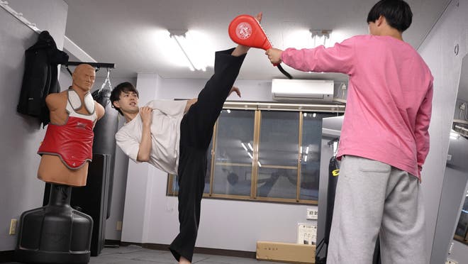 24H営業【日本初 Century BOB 蹴り放題】サンドバッグ,グローブ,ミット完備!手ぶらで24時間格闘技・フィットネスの写真26