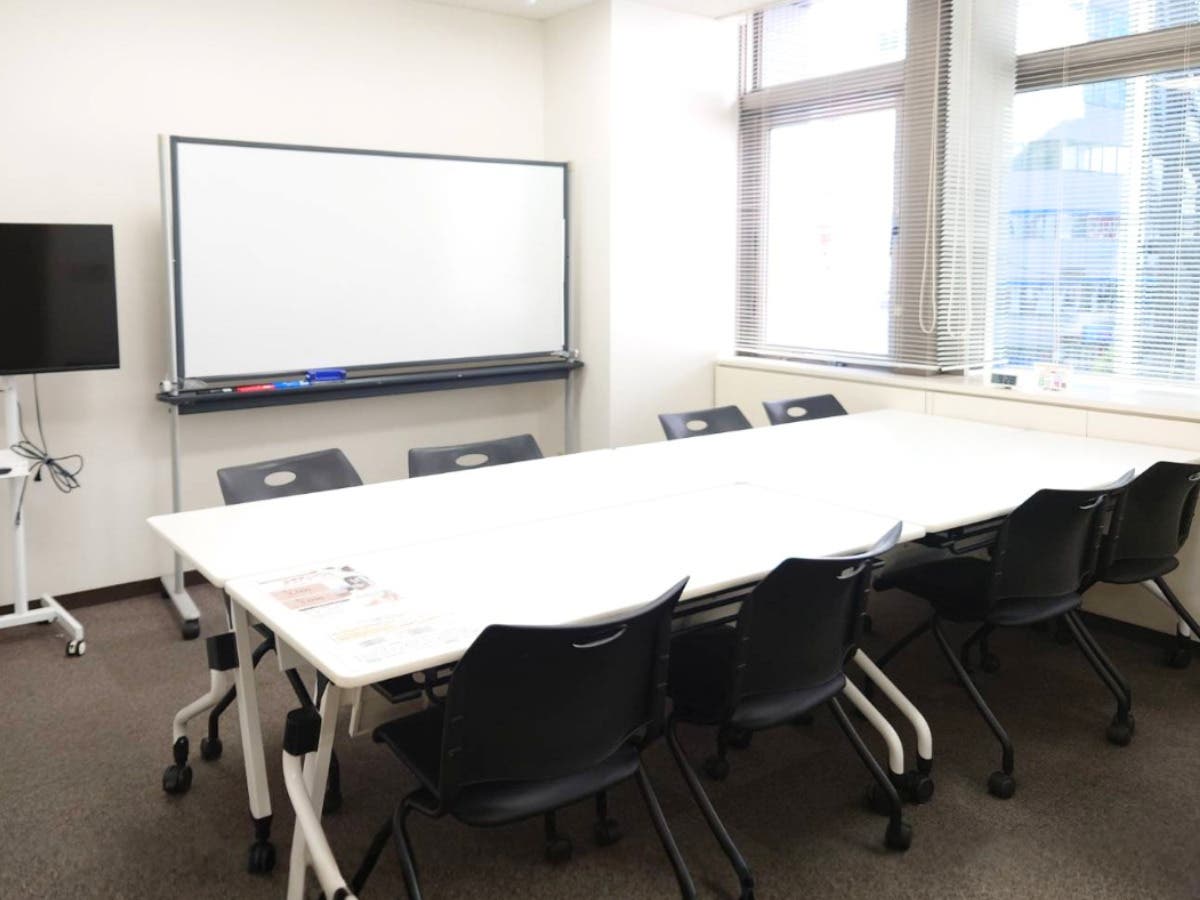 【レンタルオフィスMICAN：会議室スペースAB】大井町徒歩2分・最大14名収容可能の写真1