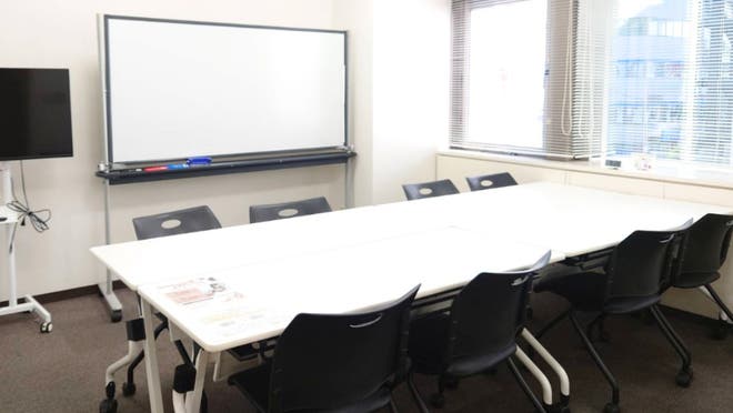 【レンタルオフィスMICAN:会議室スペースAB】大井町徒歩2分・最大14名収容可能の写真1