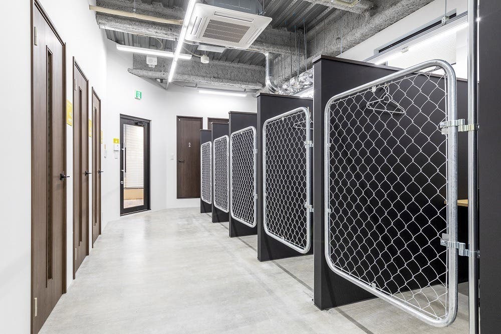 【なんば御堂筋徒歩1分！】1名用WEB会議ルームB#完全個室#Wi-Fi完備#モニター#テレワーク＃WEB会議＃面接＃格安＃駅近の写真3