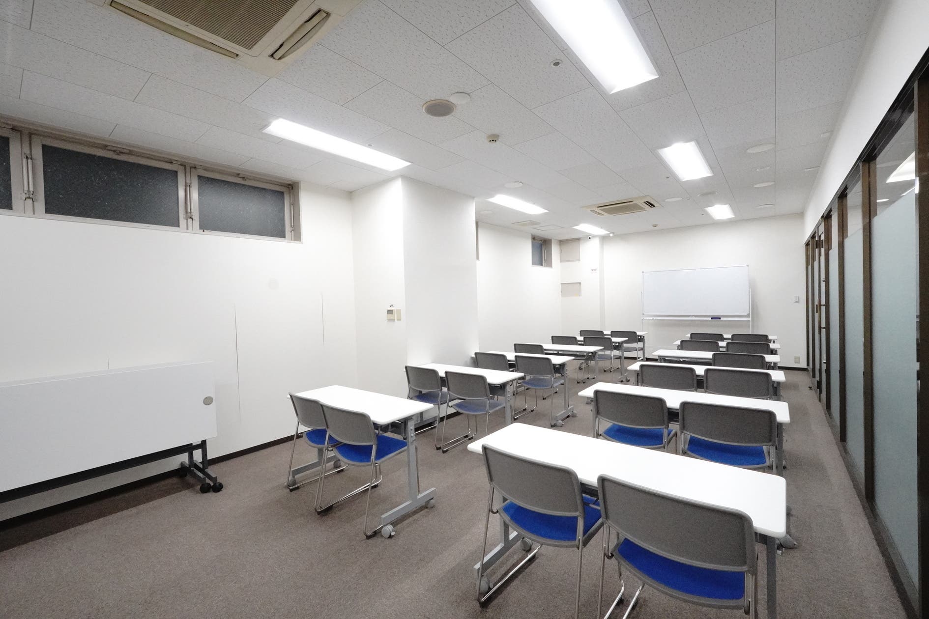 ＜豊橋駅前 TB1F-C会議室＞完全個室✨24名収容/高速Wi-Fi/プロジェクター無料！セミナー/研修/会議の写真1