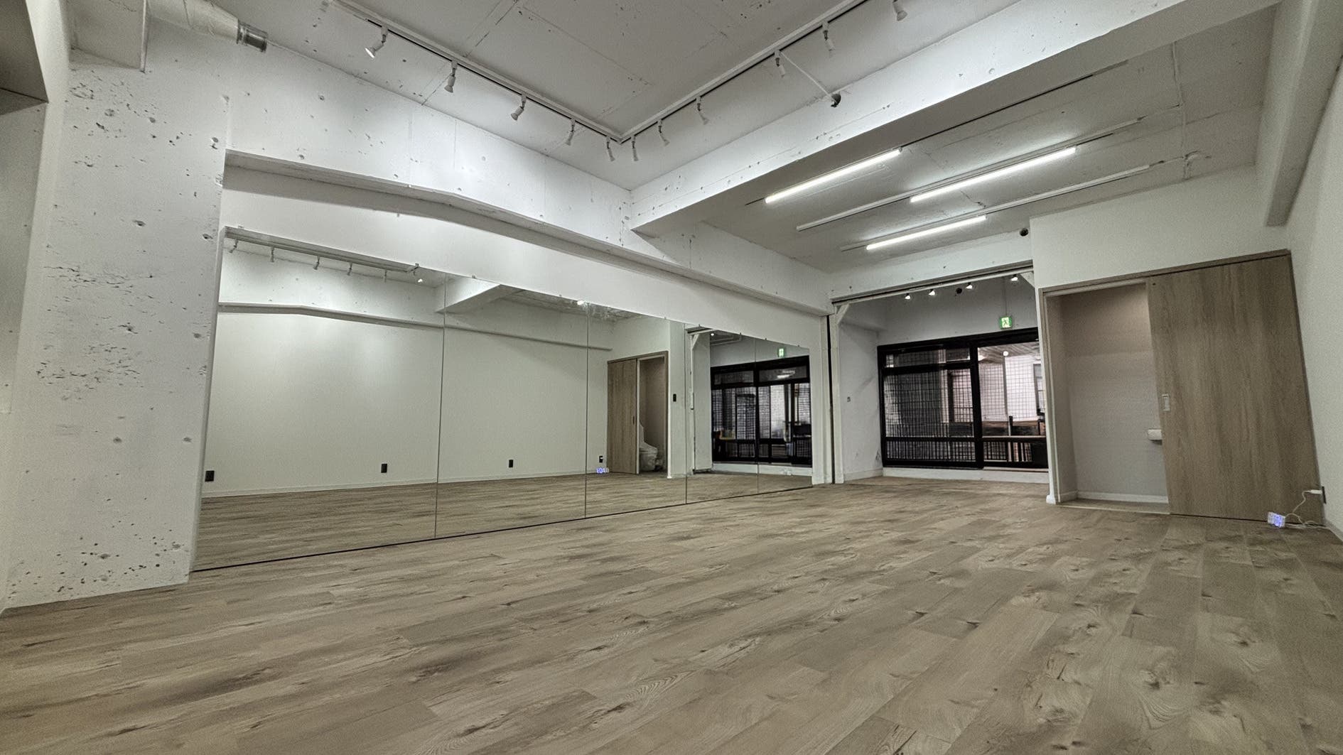 豊中・柴原エリア｜ダンス・ヨガ・トレーニング対応レンタルスタジオの写真3