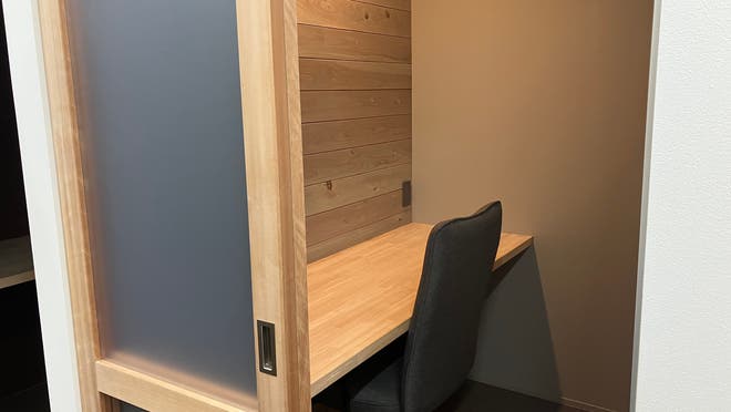 【志津駅北口から徒歩5分】Web会議・作業に最適|1名用テレカンブース(半個室) №2の写真2