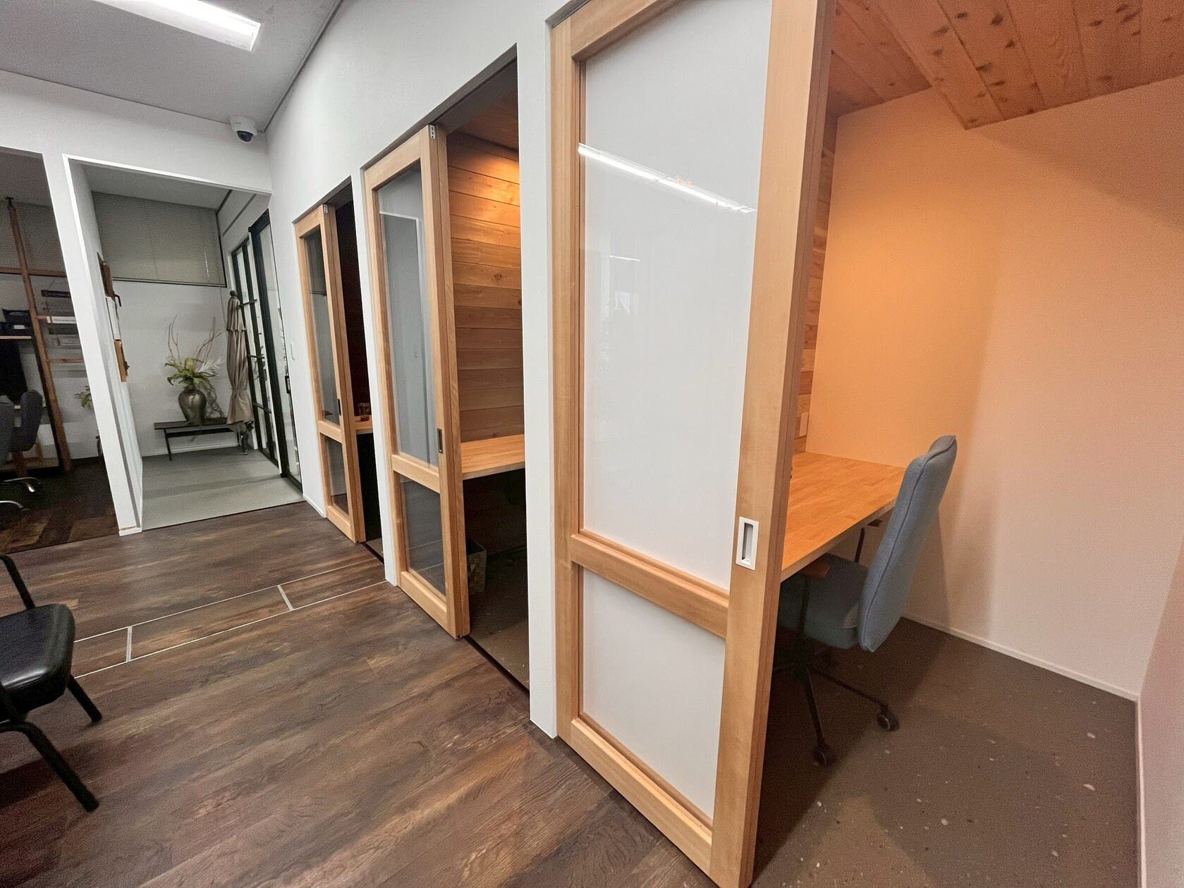 【志津駅北口から徒歩5分】Web会議・作業に最適｜1名用テレカンブース（半個室） №3の写真4