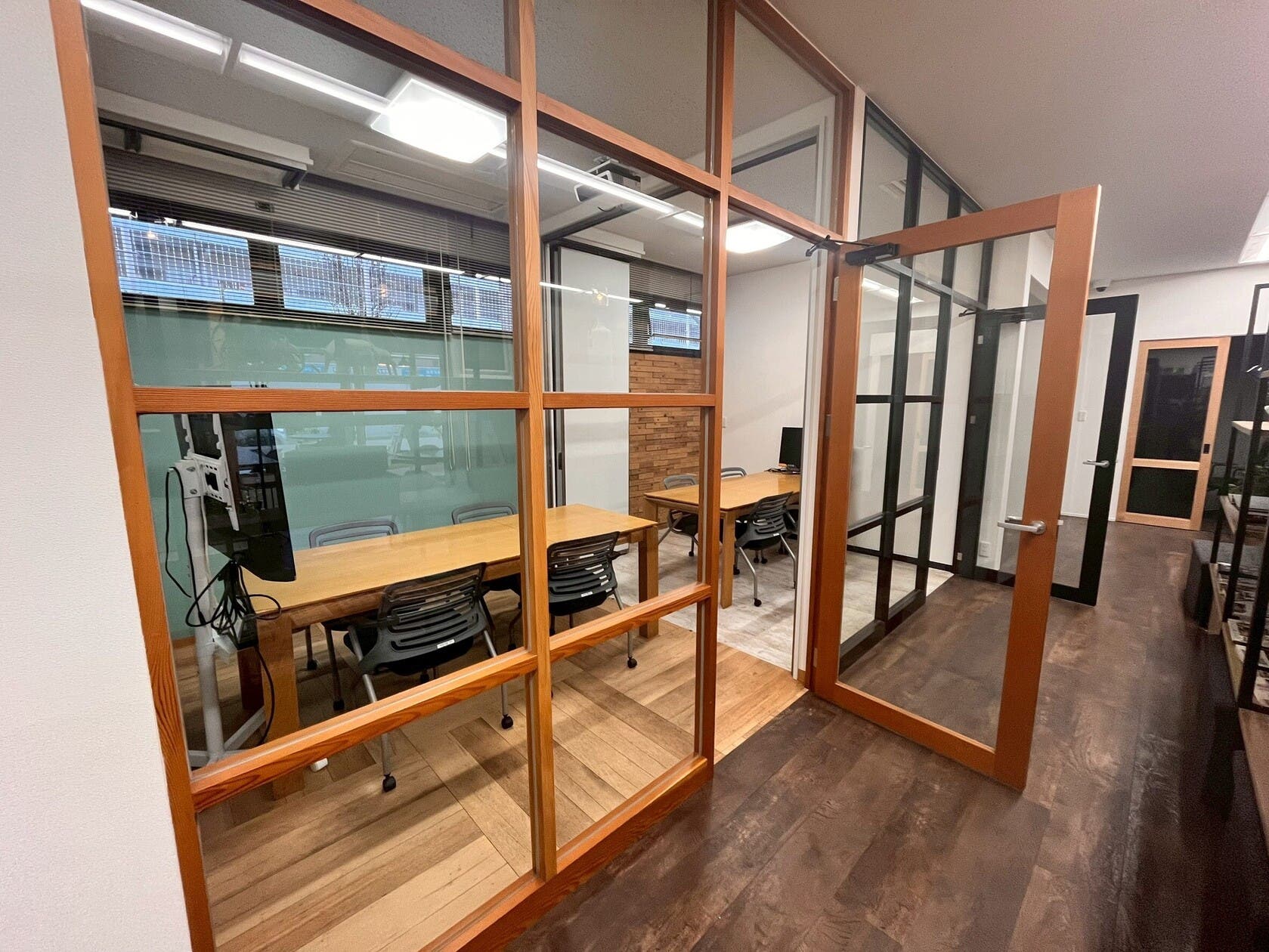 【志津駅北口から徒歩5分】4名まで利用可能｜MeetingRoom No.1（半個室）※2室予約で8名まで利用可の写真2