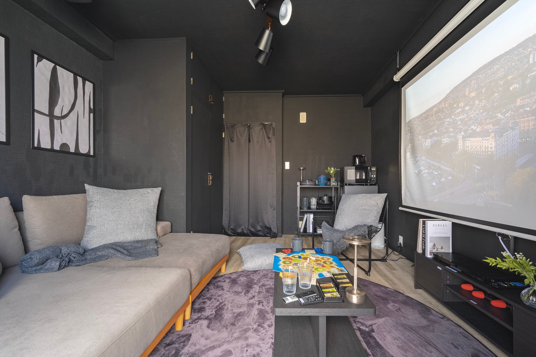 スペモ🎥鶯谷駅徒歩2分🚶‍♀️まったりデート💝プライベートな映画鑑賞🎬️プロジェクター🎞️846_CINEMA鶯谷の写真6