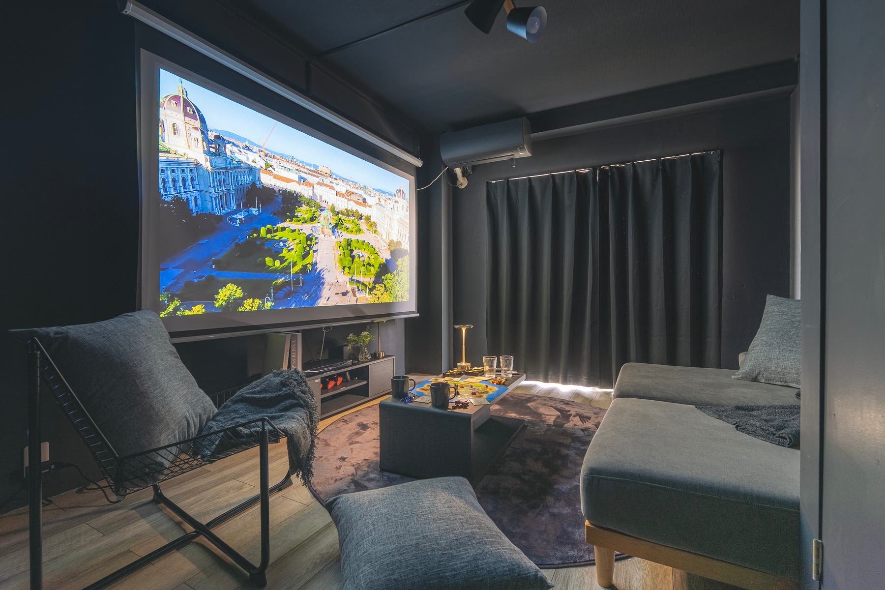 スペモ🎥鶯谷駅徒歩2分🚶‍♀️まったりデート💝プライベートな映画鑑賞🎬️プロジェクター🎞️846_CINEMA鶯谷の写真14