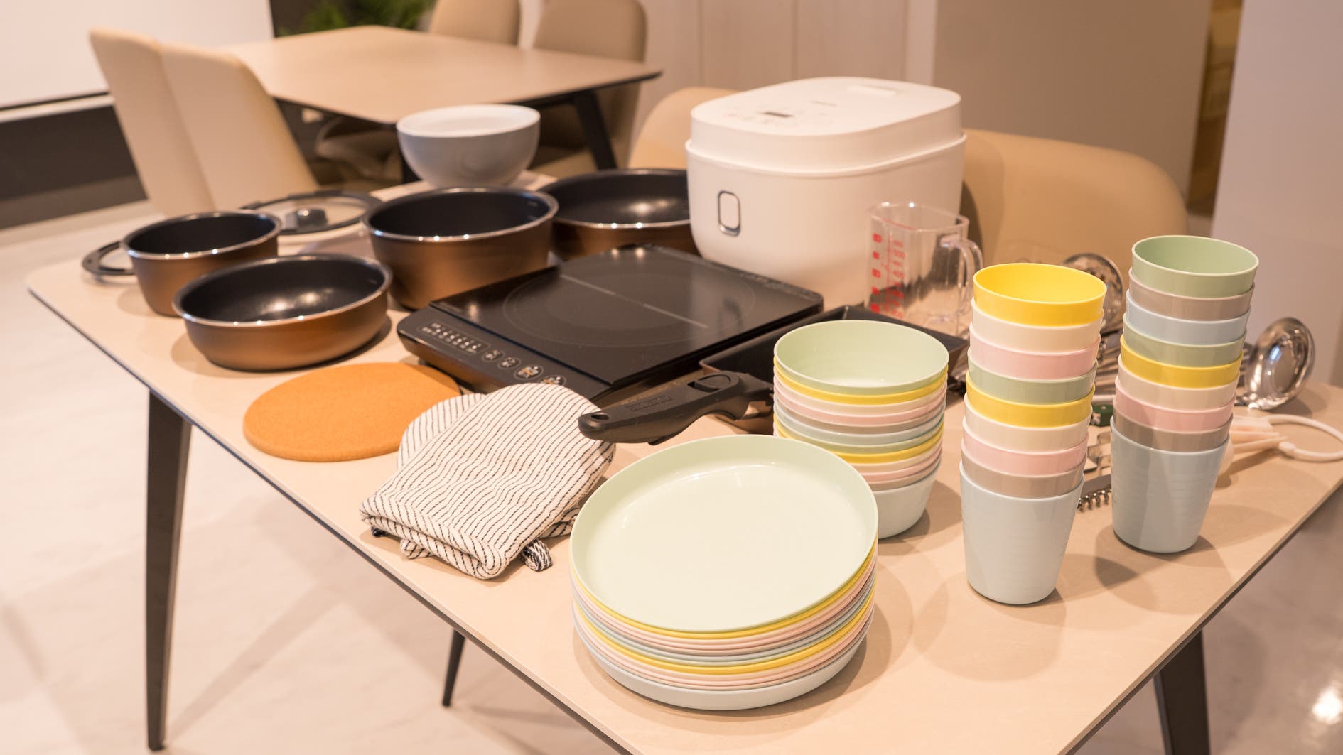 浜松町駅徒歩5分🚶‍♂️最大12名◎交流会・懇親会に最適✨女子会・推し活・歓送迎会🍃プロジェクター有🎥コスプレ撮影📷の写真5