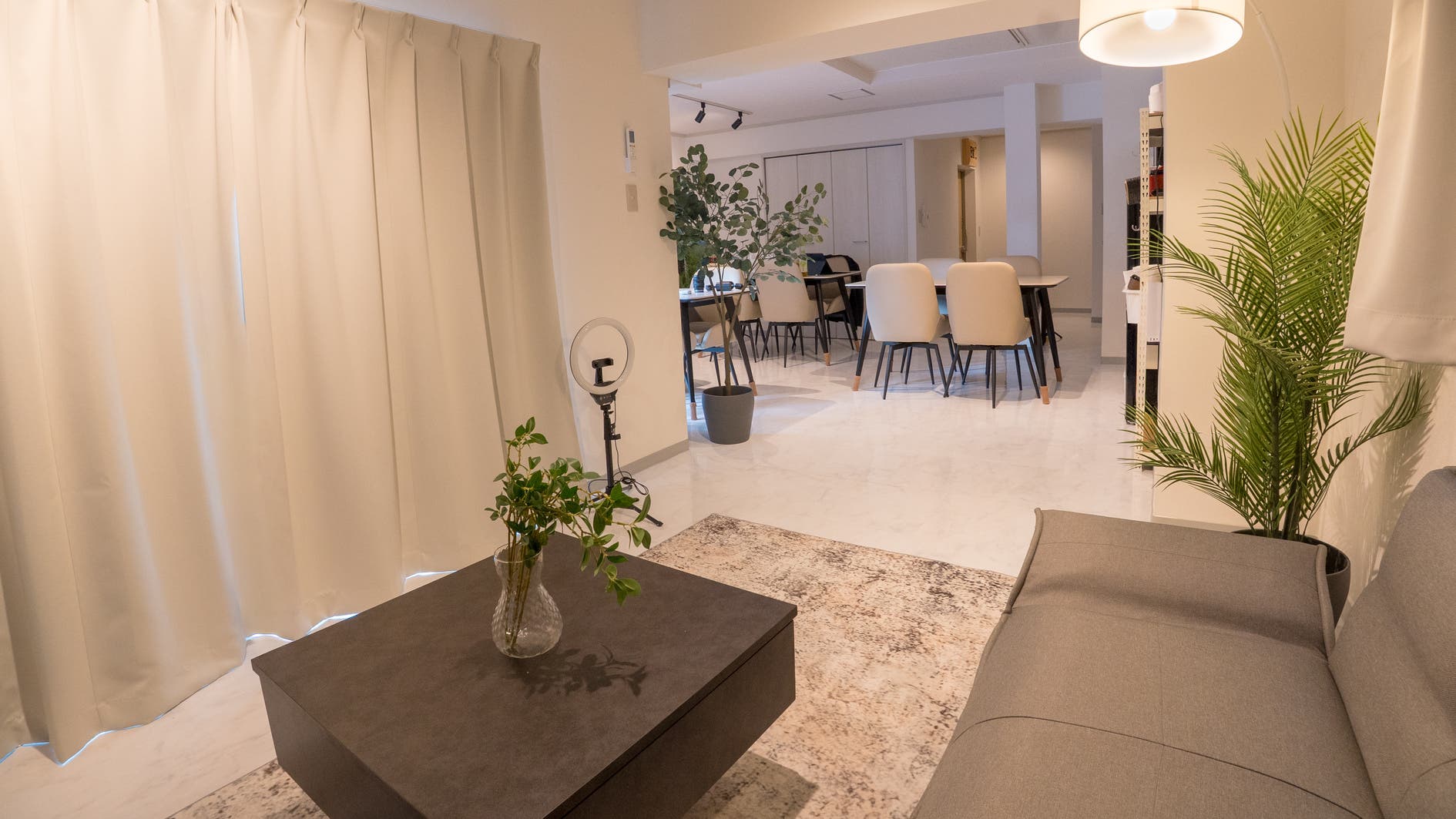 浜松町駅徒歩5分🚶‍♂️最大12名◎交流会・懇親会に最適✨女子会・推し活・歓送迎会🍃プロジェクター有🎥コスプレ撮影📷の写真12