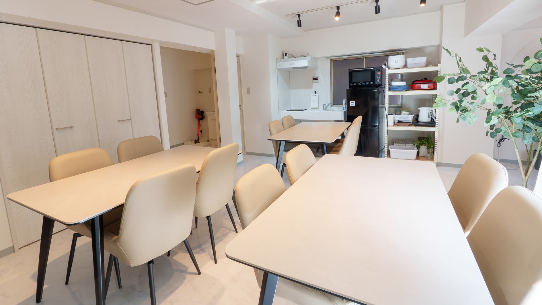 浜松町駅徒歩5分🚶‍♂️最大12名◎交流会・懇親会に最適✨女子会・推し活・歓送迎会🍃プロジェクター有🎥コスプレ撮影📷の写真18