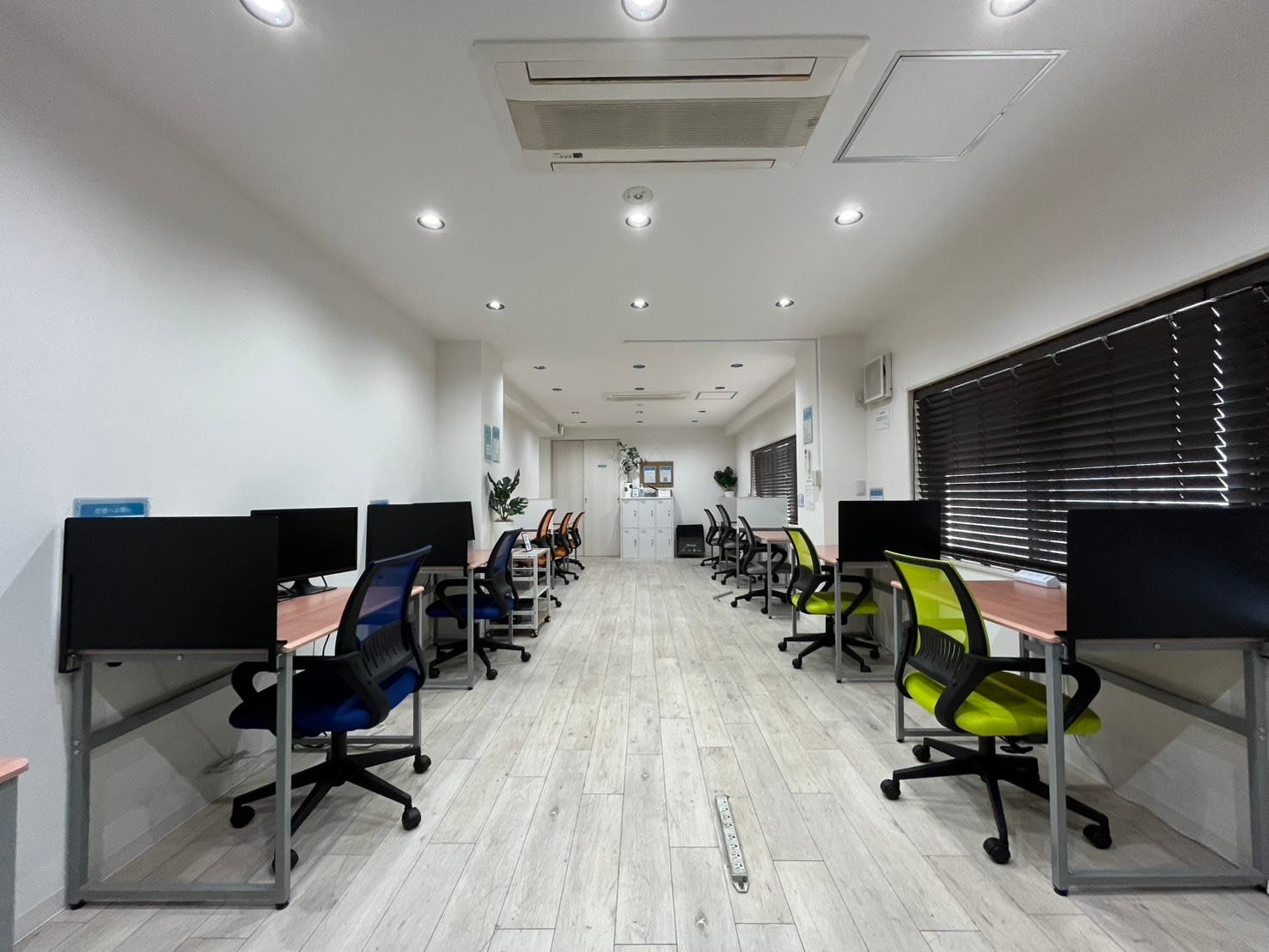 明大前駅徒歩1分、24時間利用可能なコワーキングスペース　SaCuLa明大前コワーキングスペースの写真3
