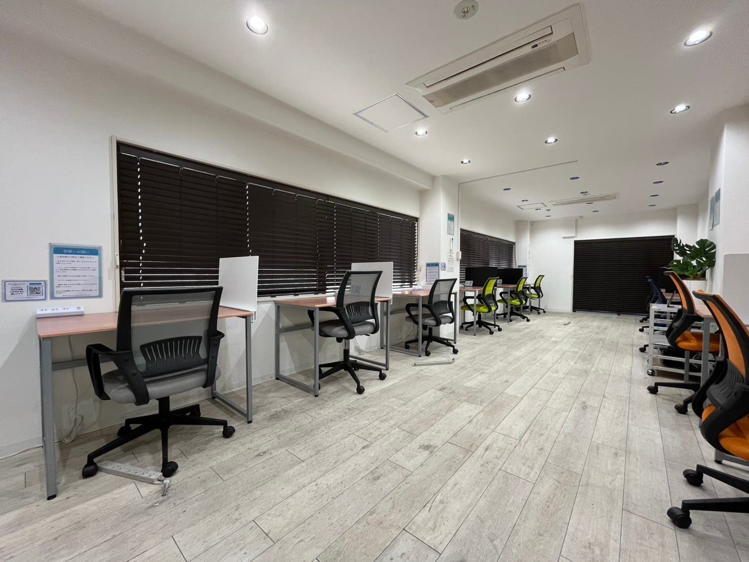 明大前駅徒歩1分、24時間利用可能なコワーキングスペース　SaCuLa明大前コワーキングスペースの写真4
