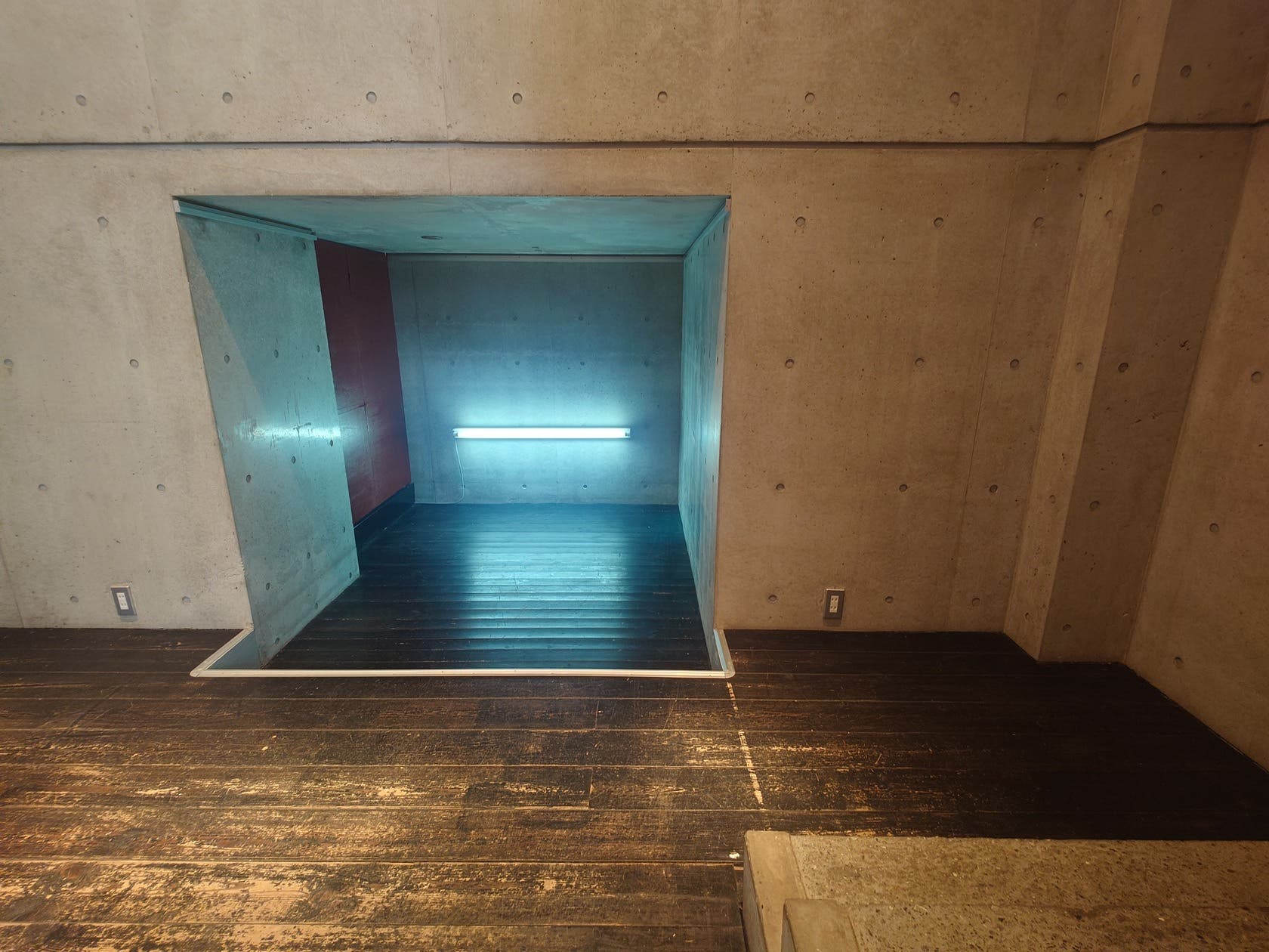 代々木公園から徒歩9分。コンクリートの箱型スペースの写真6