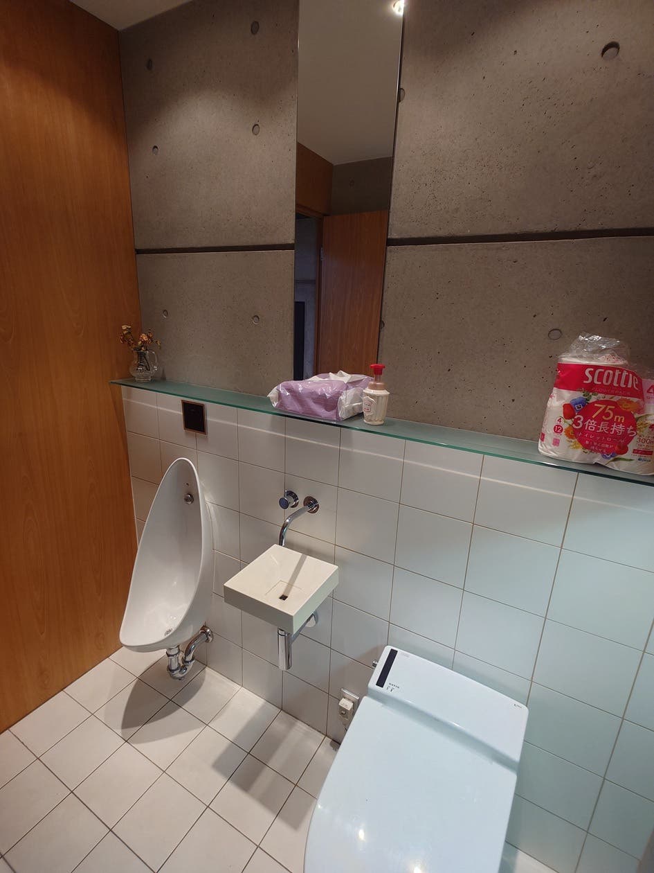 代々木公園から徒歩9分。コンクリートの箱型スペースの写真9